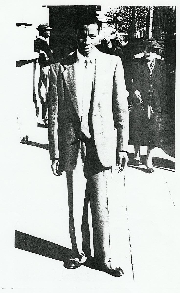 Andrew Tshidiso Motjuoadi (Ico-Graph) – Intraparadox